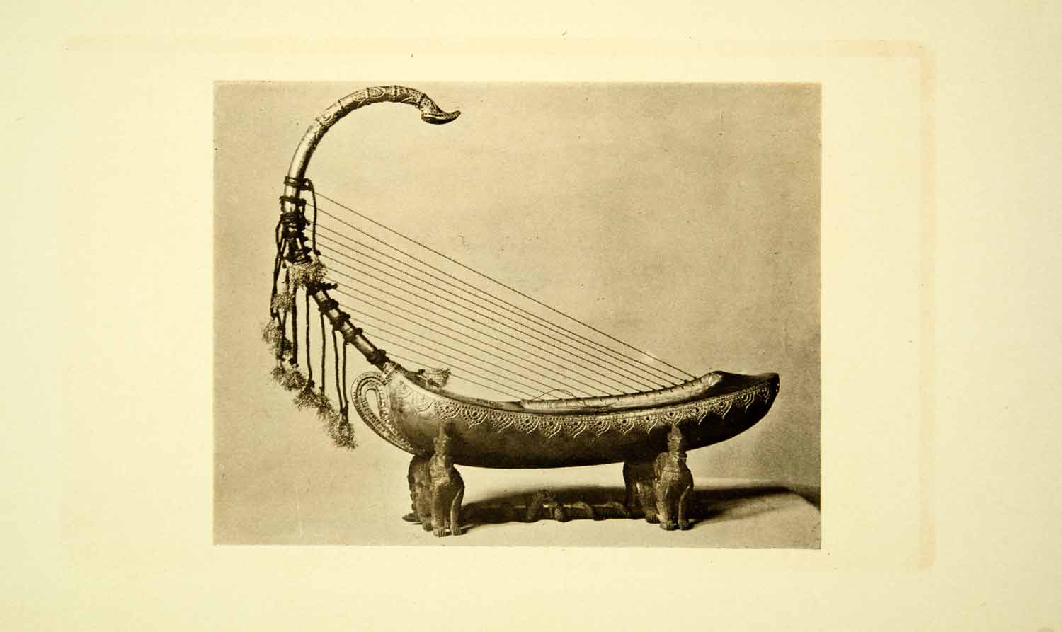 Saung Gauk Instrument